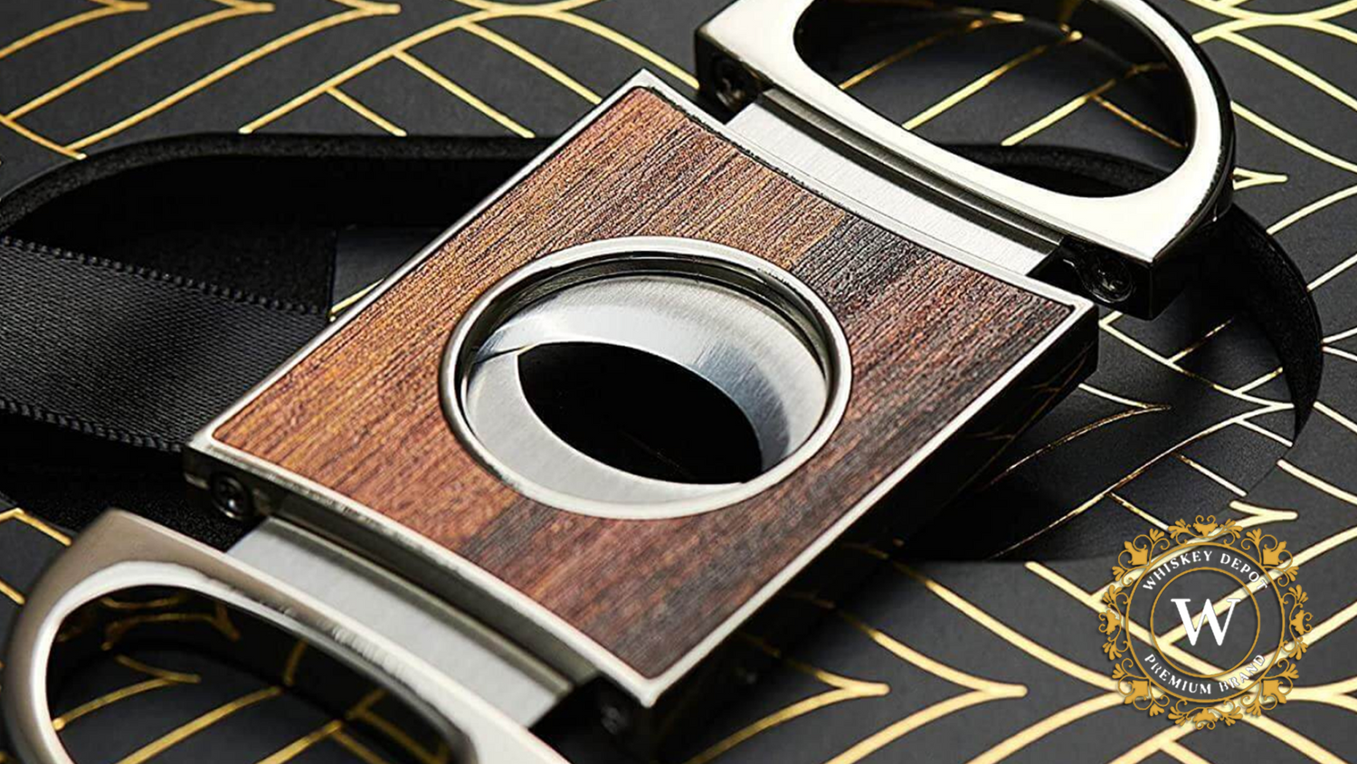 How-To: Perfectly Cut a Cigar with a Guillotine Cutter – TheWhiskeyDepot